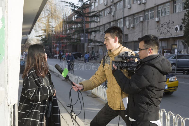 Street interview editorial stock image. Image of experiences - 83945864