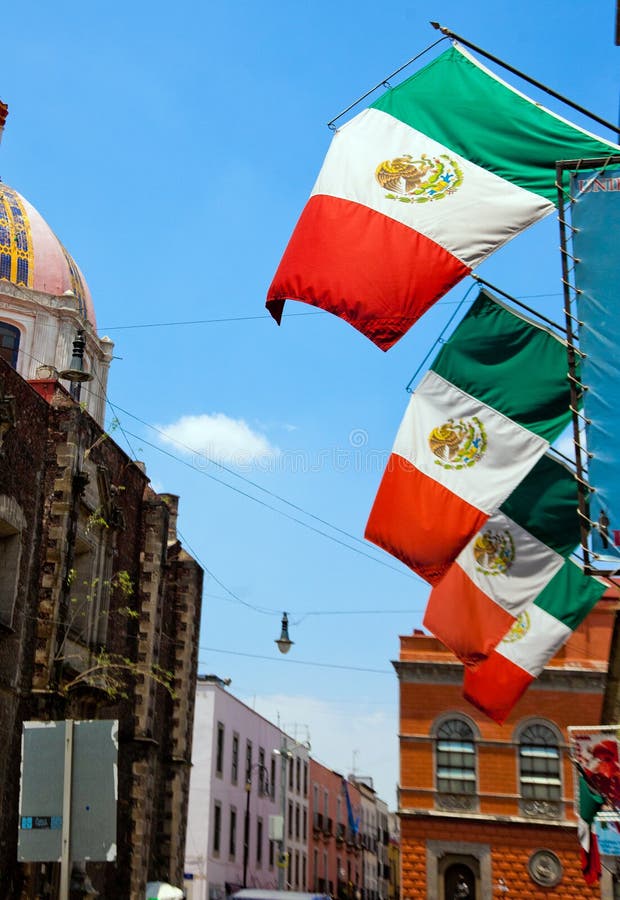 Street in Mexico City editorial stock photo. Image of buildings - 63857488