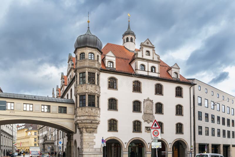Street in Munich, Germany editorial stock image. Image of house - 268953099
