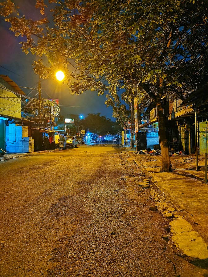 Night at Bandung Train Station Editorial Photo - Image of light, city ...