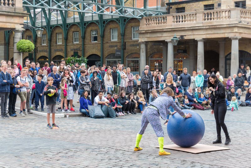 Street Performance at Covent Garden, Main Attraction of London ...