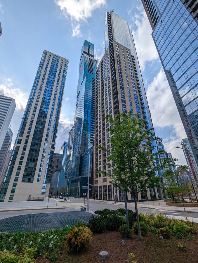 Street and Riverview Scenes in Downtown Chicago Stock Photo - Image of ...