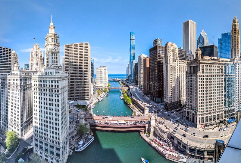 Street and Riverview Scenes in Downtown Chicago Editorial Photo - Image ...