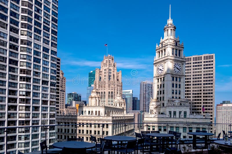 Street and Riverview Scenes in Downtown Chicago Editorial Photography ...