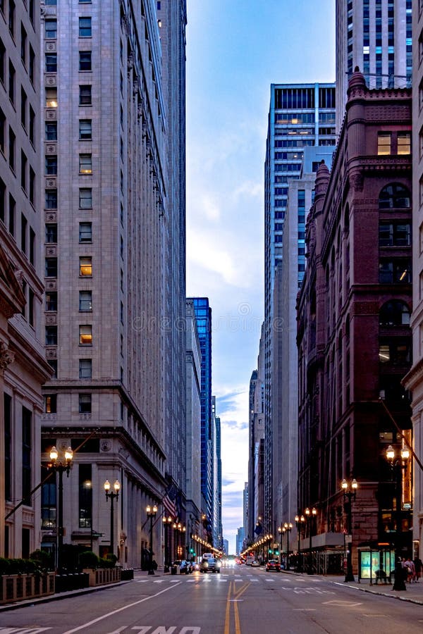 Street and Riverview Scenes in Downtown Chicago Editorial Stock Image ...