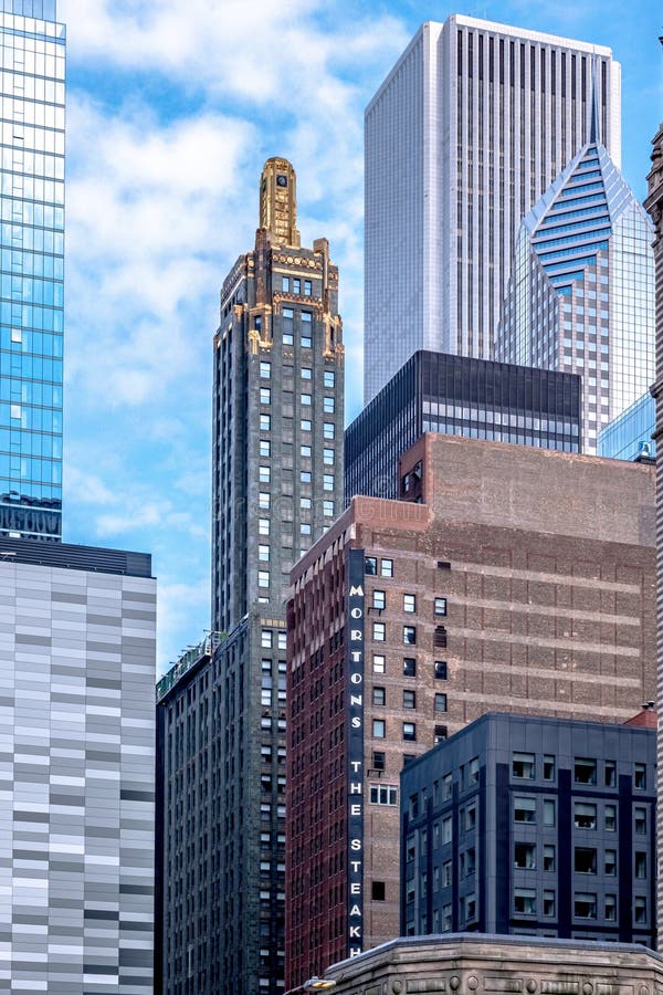 Street and Riverview Scenes in Downtown Chicago Editorial Stock Photo ...