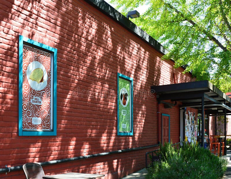 Street Scene in Downtown Eugene, Oregon Editorial Stock Photo - Image ...