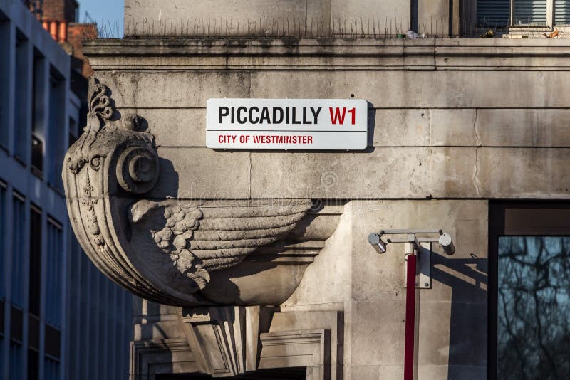 Street signs in London editorial image. Image of street - 65453020