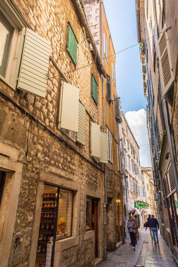 Street in Split, Croatia editorial photo. Image of city - 286502826