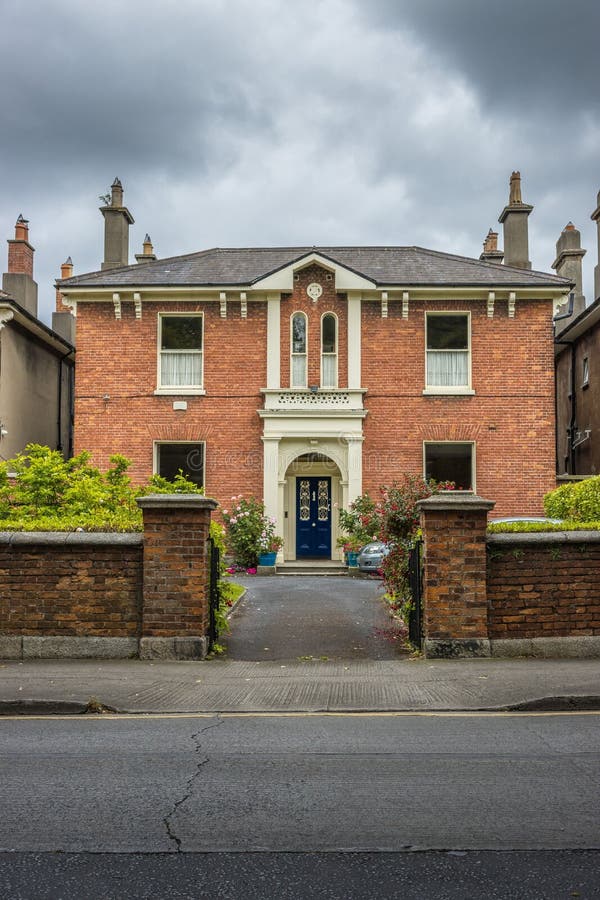 Street with Stony Building in Dublin Editorial Image - Image of street ...