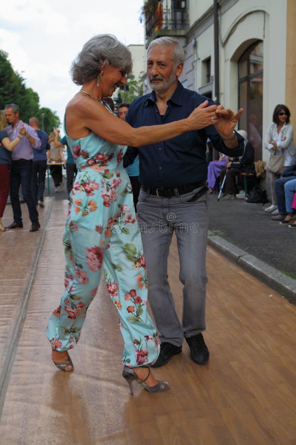 Street-tango in Monza on May 14, 2017 Editorial Image - Image of ...