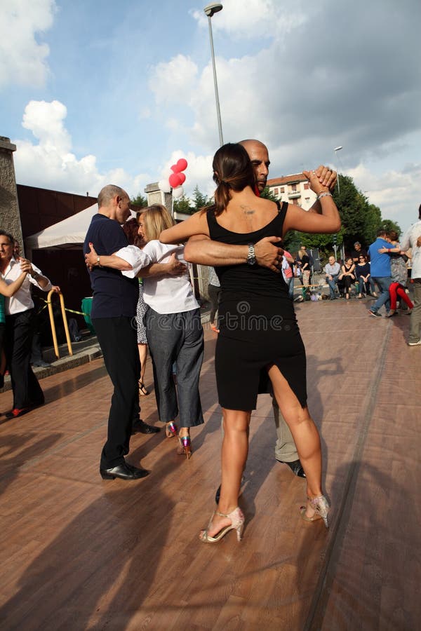 Street-tango in Monza on May 14, 2017 Editorial Photography - Image of ...
