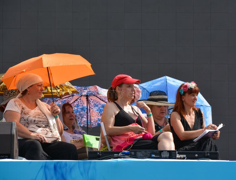 Street theater editorial photography. Image of love, theater - 75170122