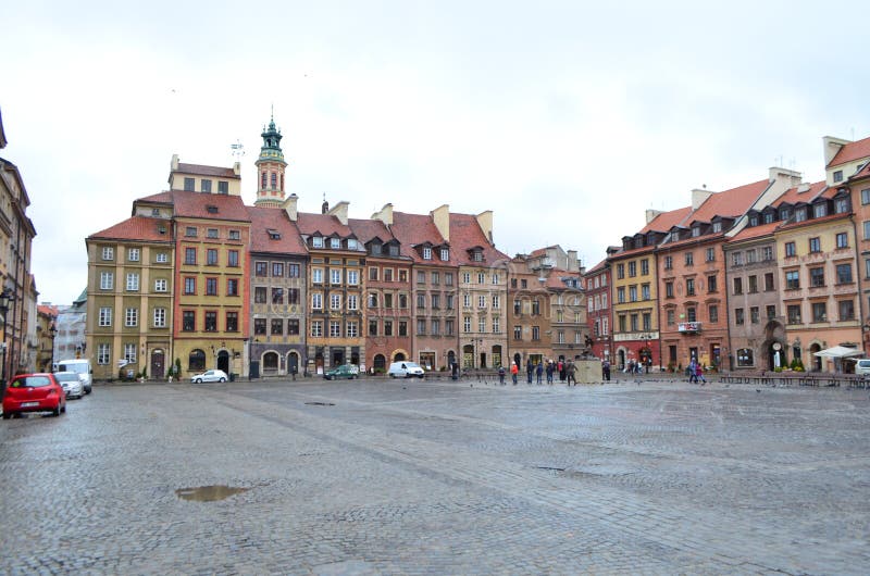 Street View of Castle Square in Warsaw, Poland Editorial Image - Image ...