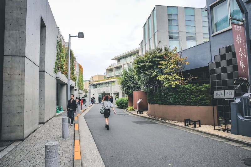 3 Nov 2013 Street View of Omotesando Hills and Rows Editorial Photo ...