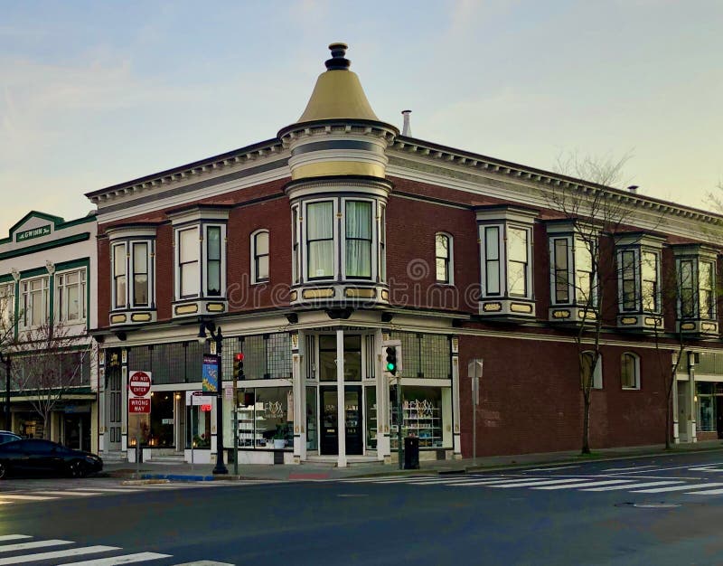 Corner building editorial stock photo. Image of wire - 178868583