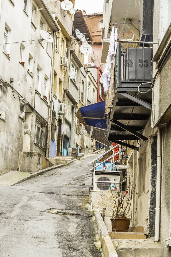 23 House Istanbul Slums Photos - Free & Royalty-Free Stock Photos from ...
