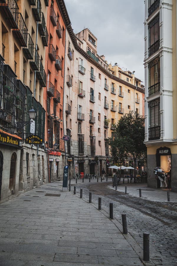 On the streets of Madrid editorial stock photo. Image of place - 206292543