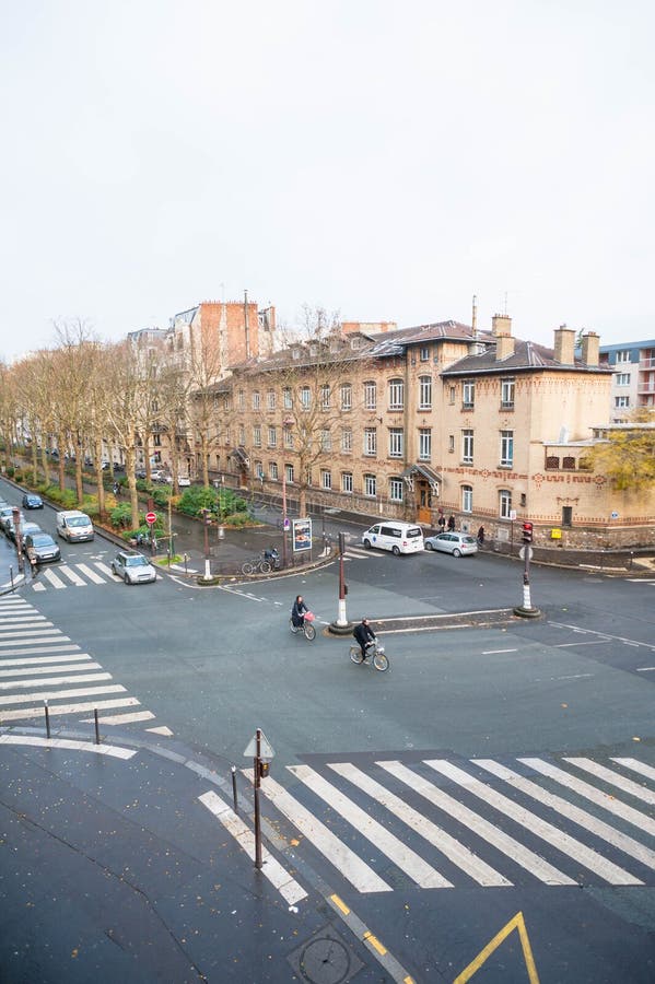 Streets of Paris editorial photo. Image of house, traffic - 63879981