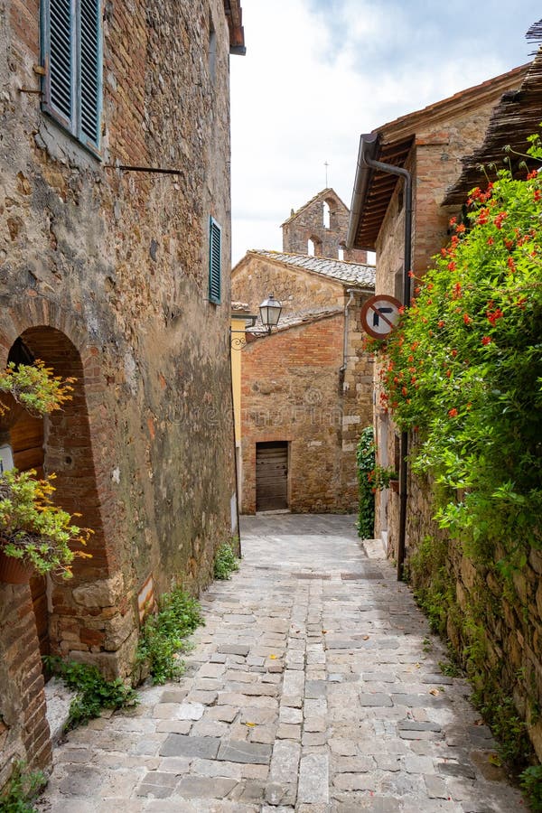 STREETS of a SMALL ITALIAN TOWN, Tuscany Stock Image - Image of ancient ...
