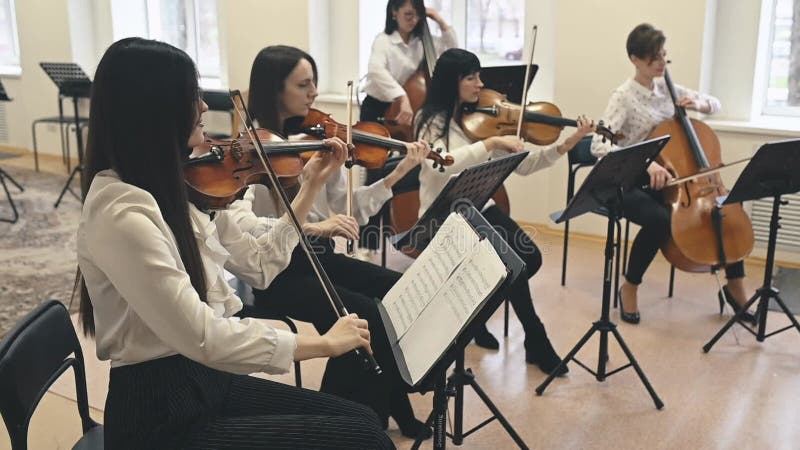 String Ensemble Struggles with Synchronization. Conflicting Tempos and Lack of Cohesion ...