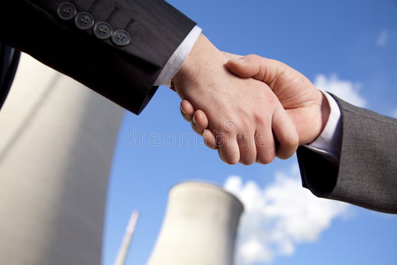 Stringere Le Mani Nella Centrale Elettrica Fotografia Stock - Immagine ...