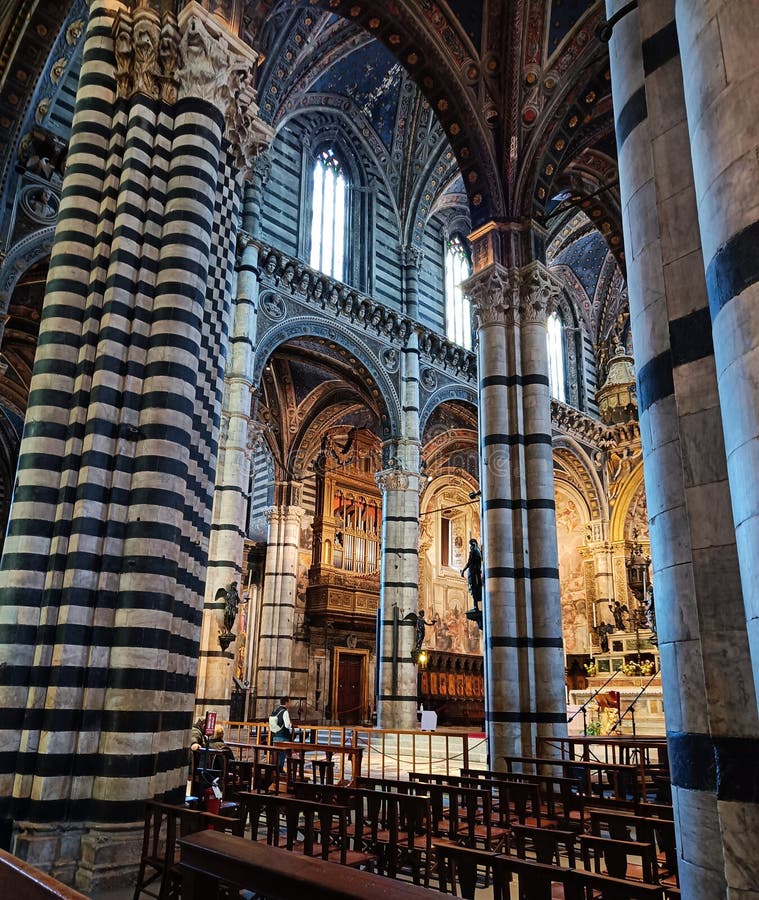Striped Columns and Arcs in Siena Cathedral Editorial Image - Image of ...