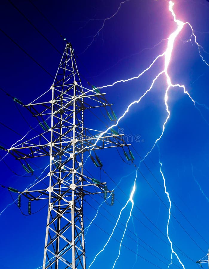 Strom-Energie-Mast Mit Blitz Stock Abbildung - Illustration von ...