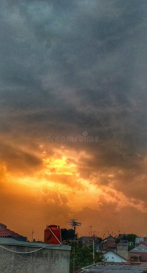 Strome vs sunset stock photo. Image of strome, building - 210355264