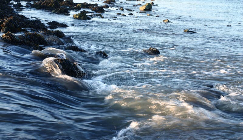 Stromend water stock foto. Image of vloeistof, overzees - 1685308