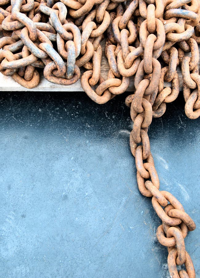 Rusty Chain with a Corroded Weak Link Stock Image - Image of weak ...