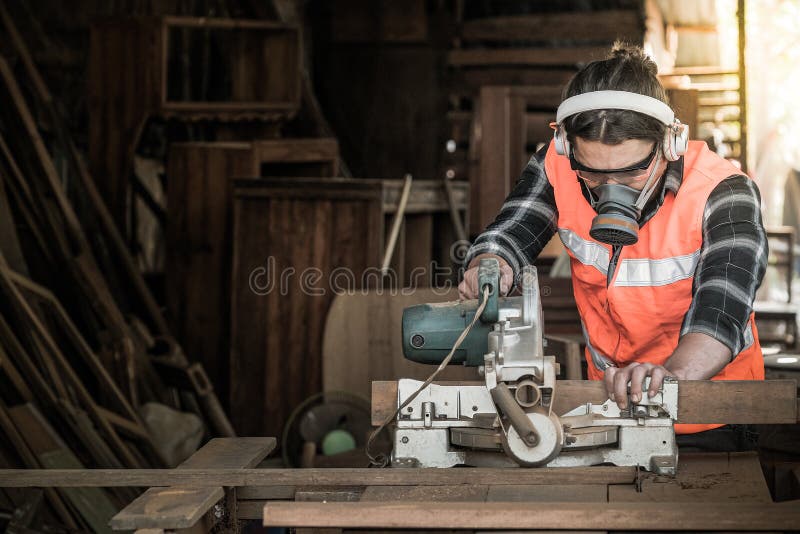 1,081 Worker Using Table Saw Stock Photos - Free & Royalty-Free Stock ...