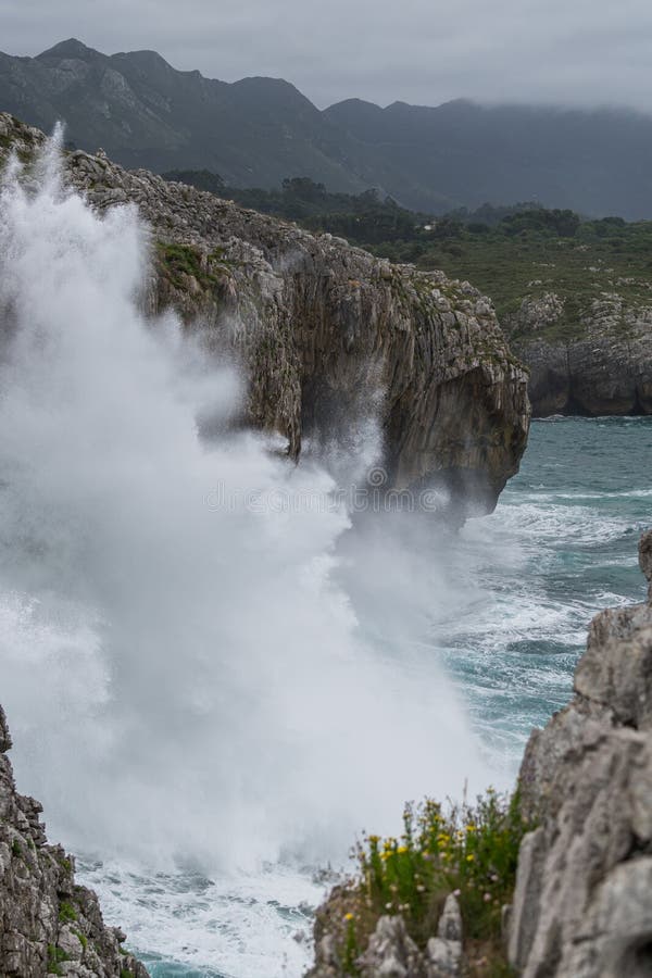Strong Sea Wave Hitting Shore Stock Image - Image of shore, scenic ...