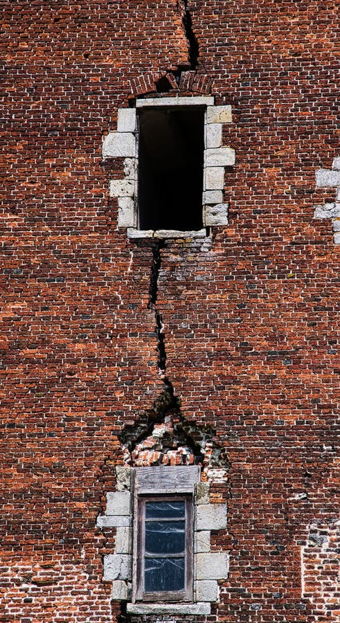 Structural Crack in the Red Brick Wall Stock Photo - Image of brick ...