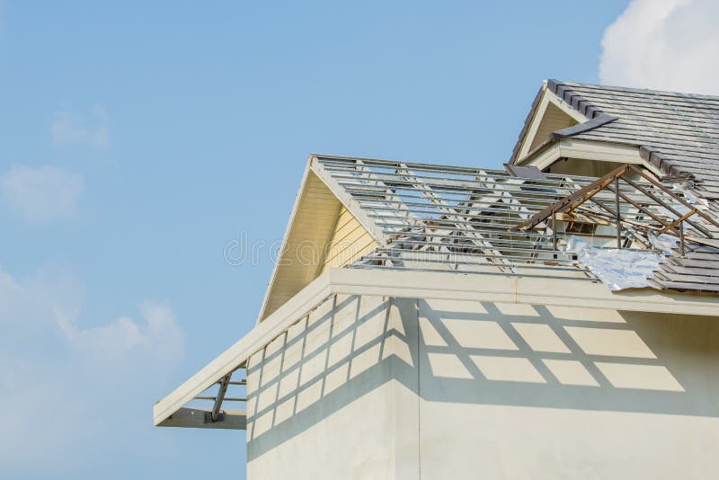 Structural Steel Roof Using Steel Frames Stock Photo - Image of home ...