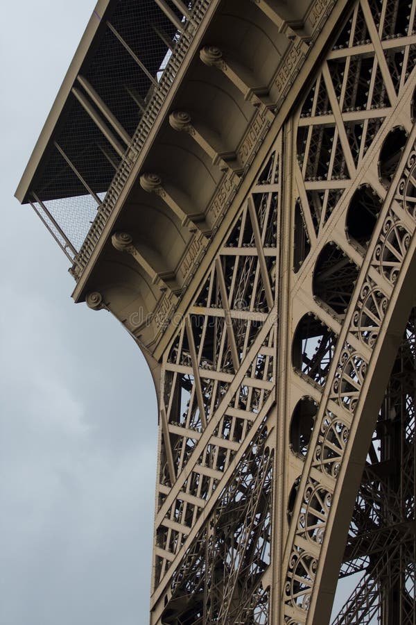 Structure De La Tour Eiffel Photo stock - Image of europe, abstrait ...