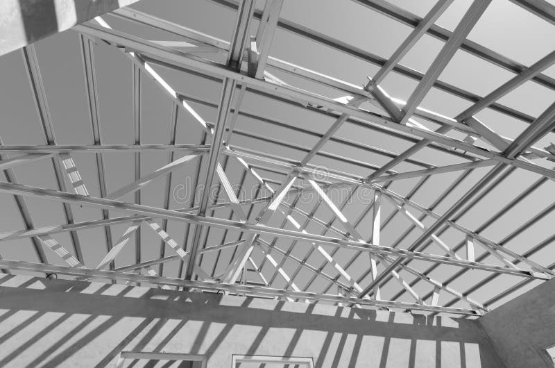 Structure du toit en acier image stock. Image of moderne - 60571963