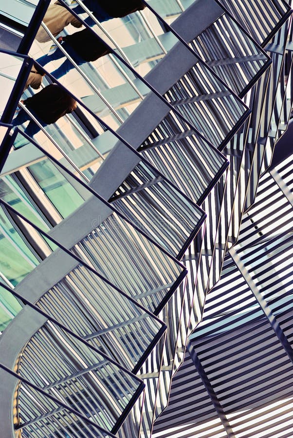 Structure en verre photo éditorial. Image du détail, historique - 27021356