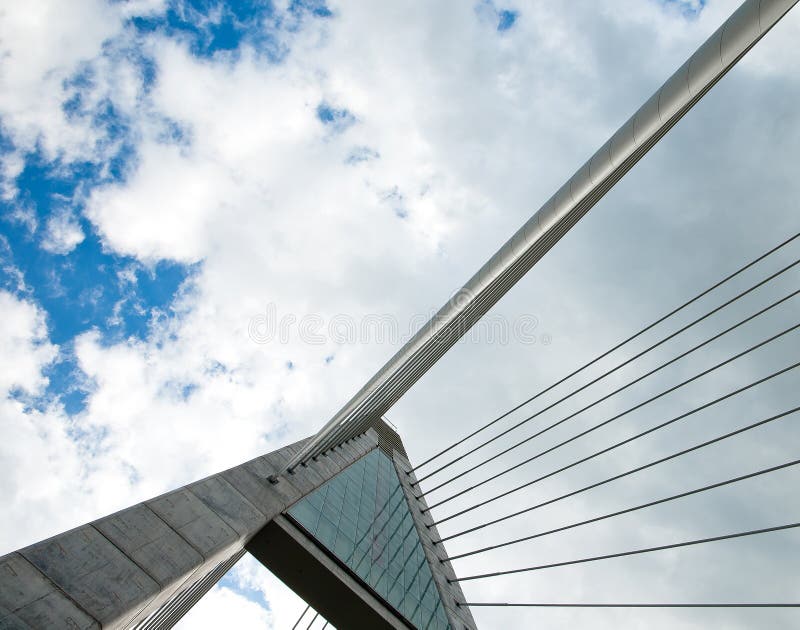 Pont moderne image stock. Image du voûte, construction - 38458031