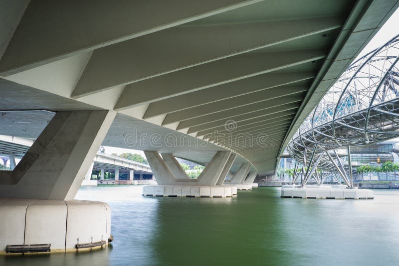 Bayfront Ave Bridge Singapore Editorial Stock Image - Image of ...
