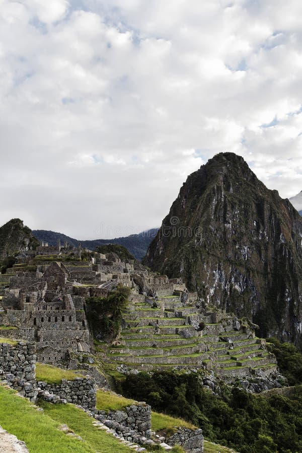 Structures De Machu Picchu Peru South America Walls and Photo stock ...