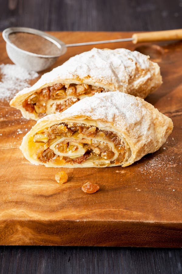 Strudel Stockfotos und Bilder - Laden Sie 202,508 lizenzfreie Fotos ...