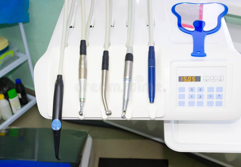 Strumenti E Strumenti Dentari Differenti In Un Ufficio Dei Dentisti ...