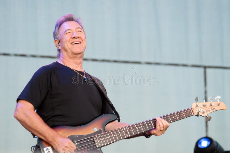 Stu Cook editorial photography. Image of concerts, doug - 25107382