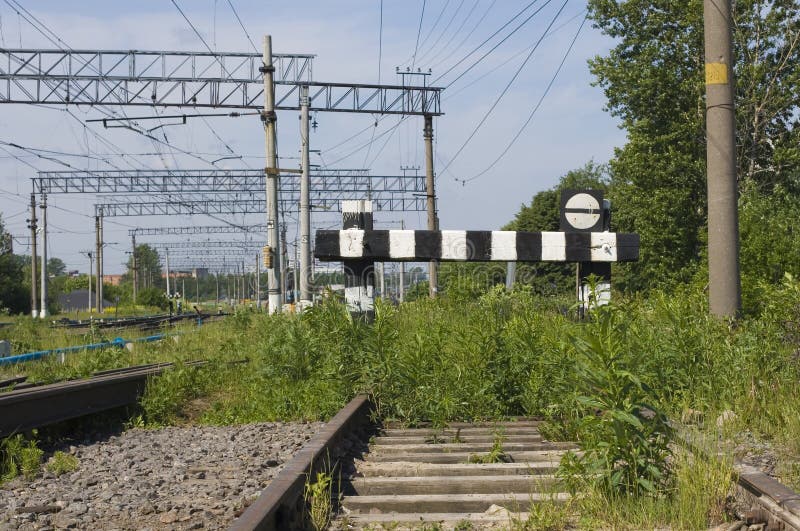 Stub track stock image. Image of green, sleeper, electric - 14872783