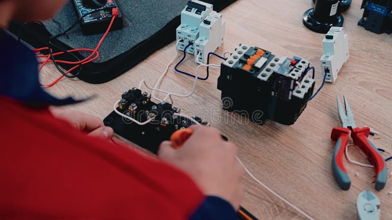 A Student in College Makes a Practical Lesson on the Assembly of ...
