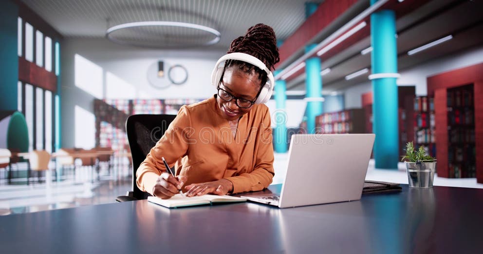 500 African American College Student Lecture Hall Stock Photos - Free ...