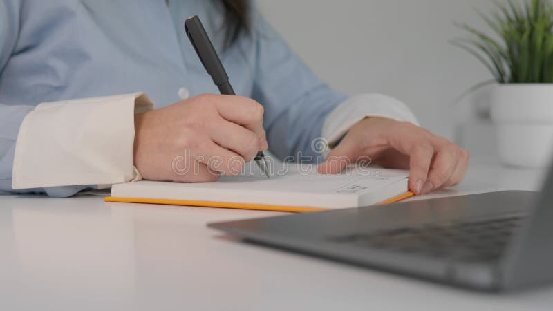 The Student Develops Creativity through Online Education, Using a ...