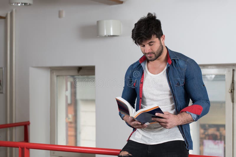 Student Learning in Library Stock Image - Image of school, learning ...