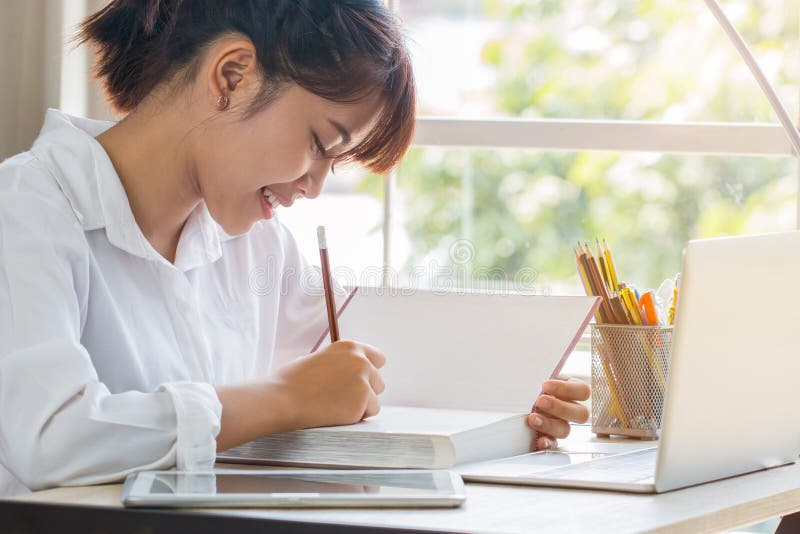 Student Learning Online Study Concept: Beautiful Asian Girl Learning ...